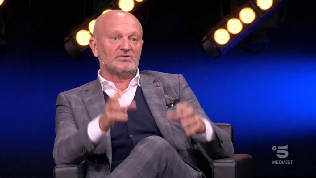 Avete mai visto la compagna del comico Andrea Pucci? Lei bellissima ...